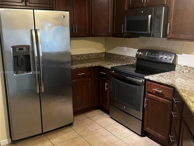 Luxury apartment complex for rent in Homestead, United States