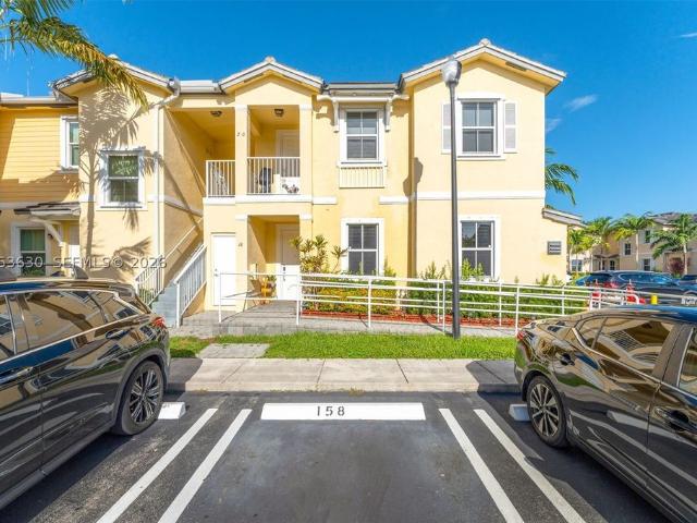 Luxury apartment complex for rent in Homestead, United States