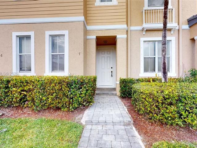 Luxury apartment complex for rent in Homestead, United States