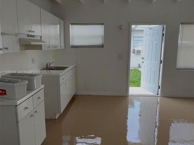 Luxury apartment complex for rent in Homestead, United States