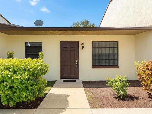 Luxury apartment complex for rent in Haverhill, United States
