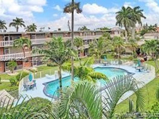 Luxury apartment complex for rent in Hallandale, Florida