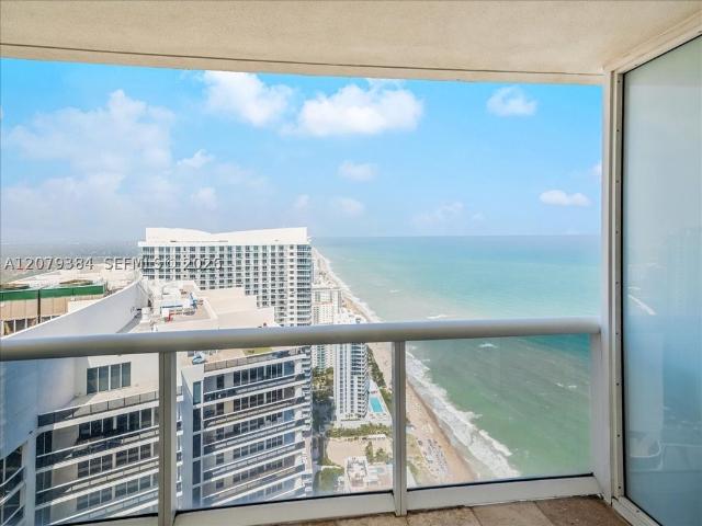 Luxury apartment complex for rent in Hallandale, United States