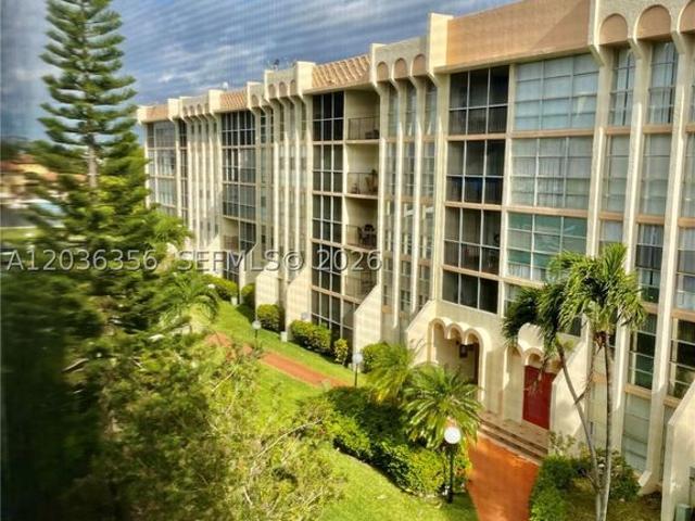 Luxury apartment complex for rent in Hallandale, United States