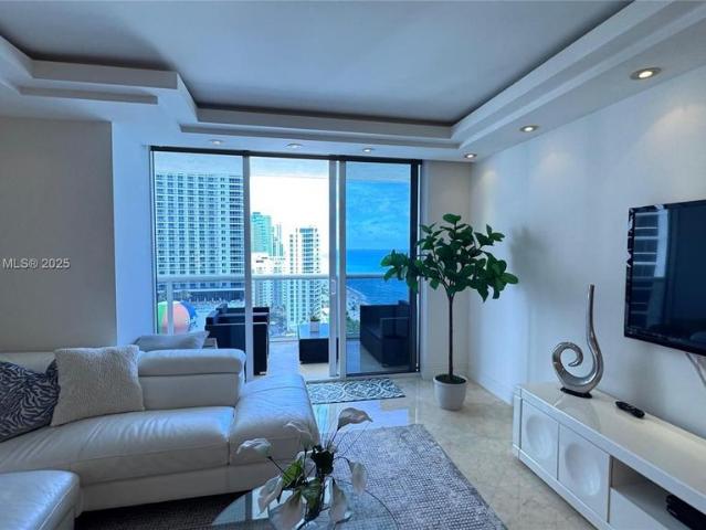 Luxury apartment complex for rent in Hallandale, United States