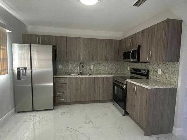 Luxury apartment complex for rent in Hallandale, United States