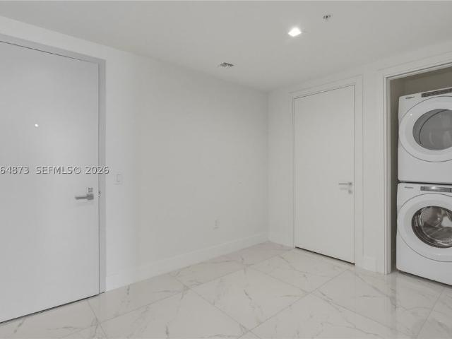 Luxury apartment complex for rent in Hallandale, United States