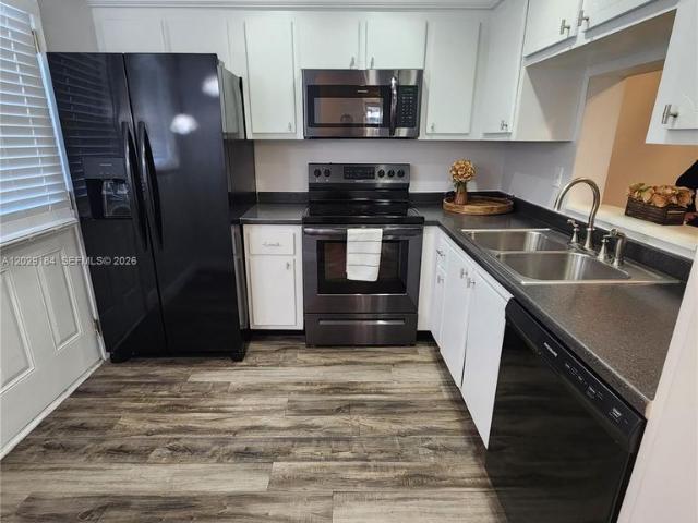 Luxury apartment complex for rent in Hallandale, United States