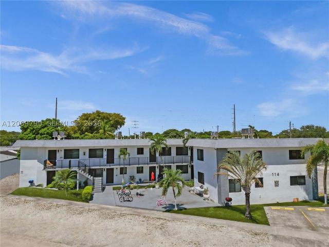 Luxury apartment complex for rent in Hallandale, United States