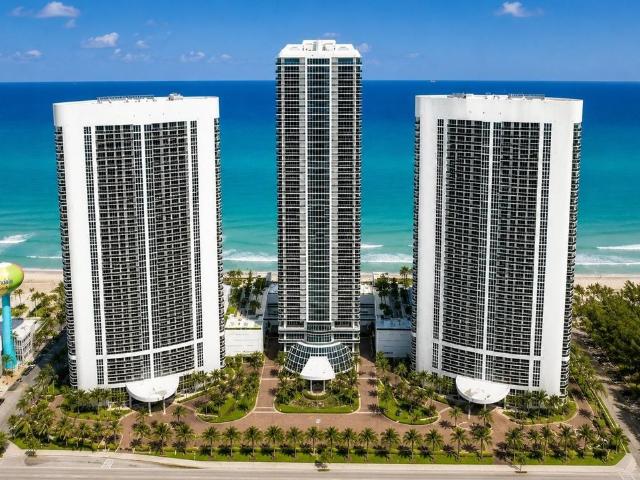 Luxury apartment complex for rent in Hallandale, United States