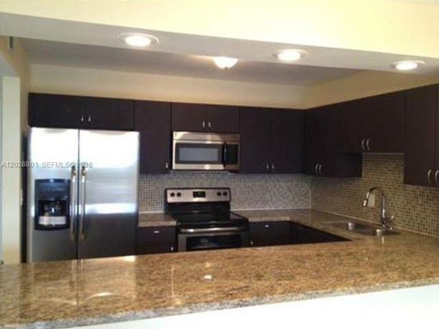 Luxury apartment complex for rent in Hallandale, United States