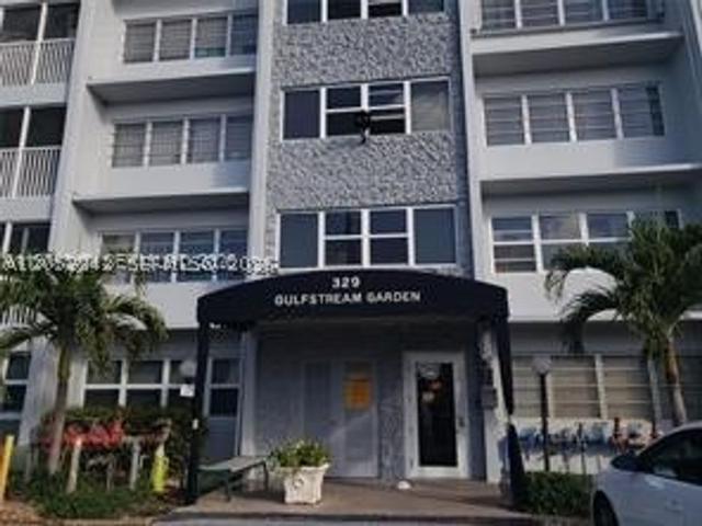Luxury apartment complex for rent in Hallandale, United States