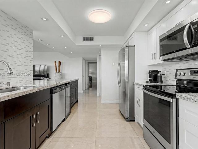 Luxury apartment complex for rent in Hallandale, United States