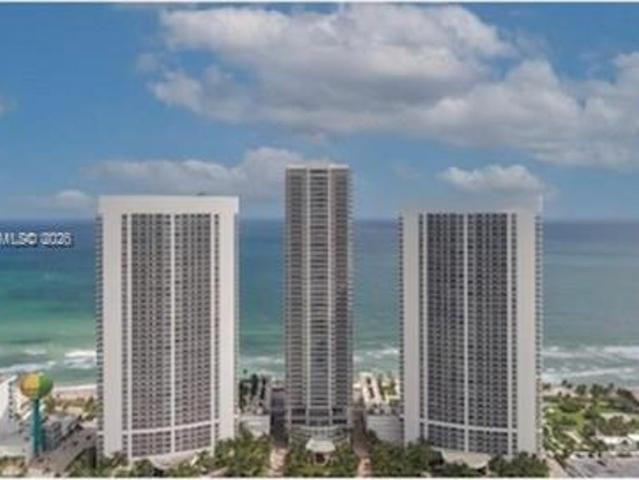 Luxury apartment complex for rent in Hallandale, Florida