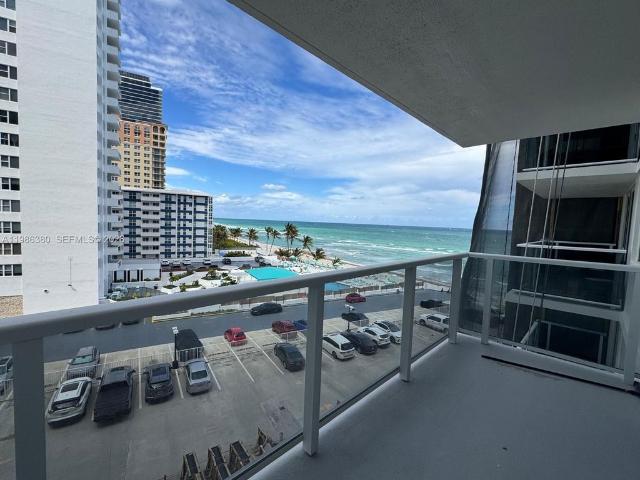 Luxury apartment complex for rent in Hallandale, Florida
