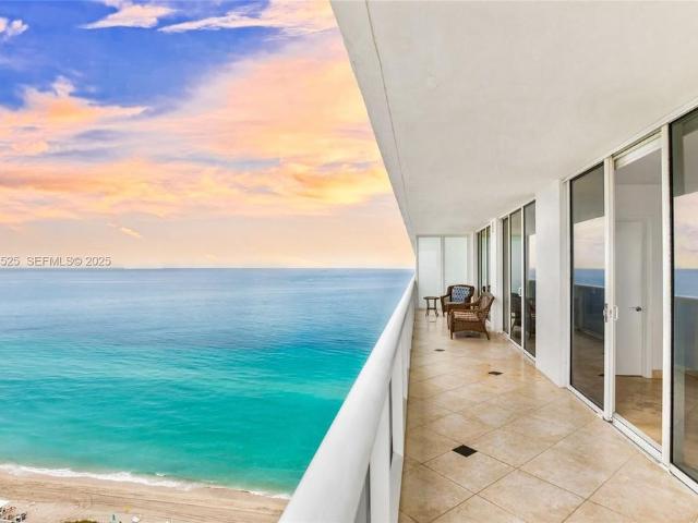 Luxury apartment complex for rent in Hallandale, Florida
