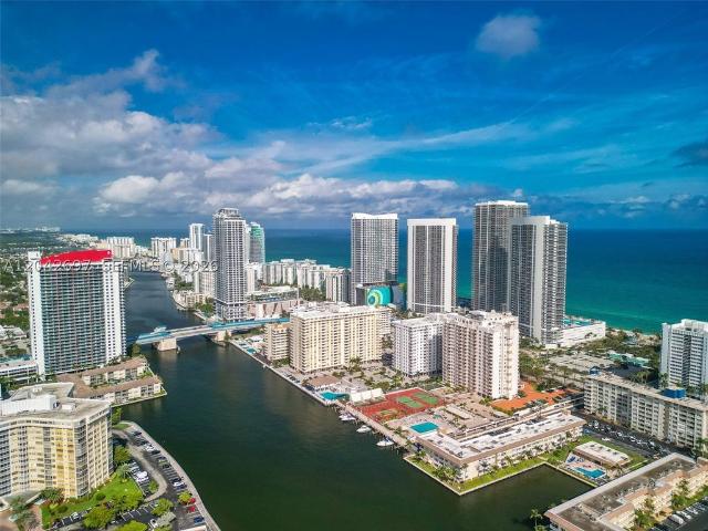 Luxury apartment complex for rent in Hallandale, Florida