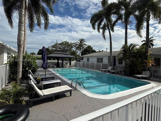 Luxury apartment complex for rent in Hallandale, Florida