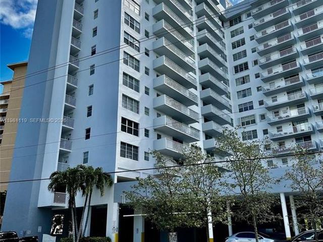 Luxury apartment complex for rent in Hallandale, Florida