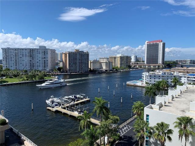 Luxury apartment complex for rent in Hallandale, Florida