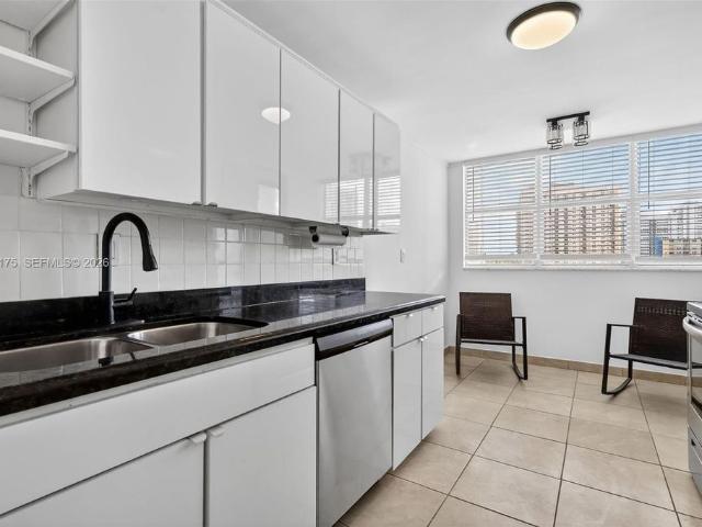 Luxury apartment complex for rent in Hallandale, Florida