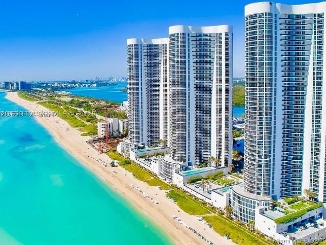 Luxury apartment complex for rent in Hallandale, Florida