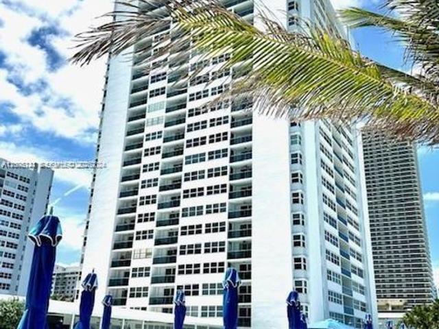 Luxury apartment complex for rent in Hallandale, Florida