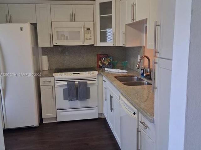 Luxury apartment complex for rent in Hallandale, Florida