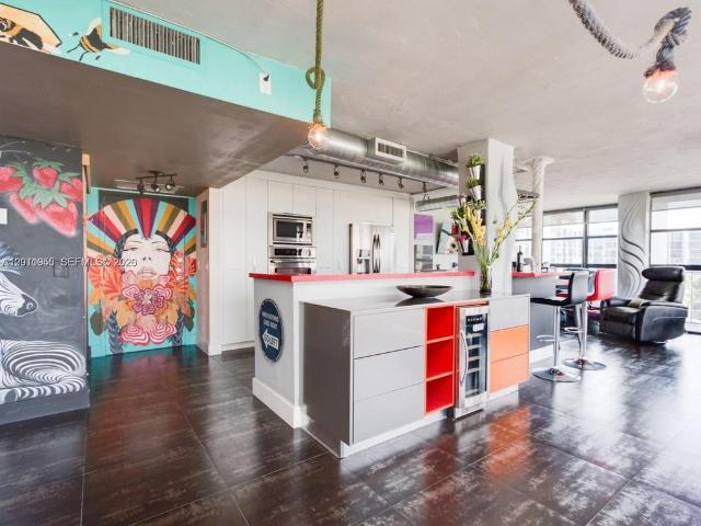 Luxury apartment complex for rent in Hallandale, Florida