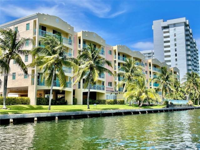 Luxury apartment complex for rent in Hallandale, Florida