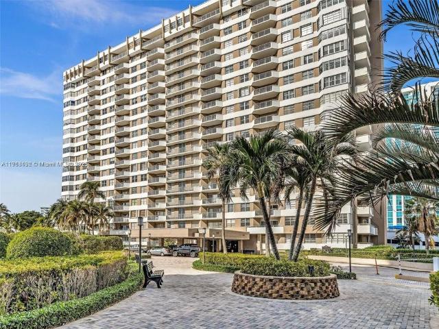 Luxury apartment complex for rent in Hallandale, Florida