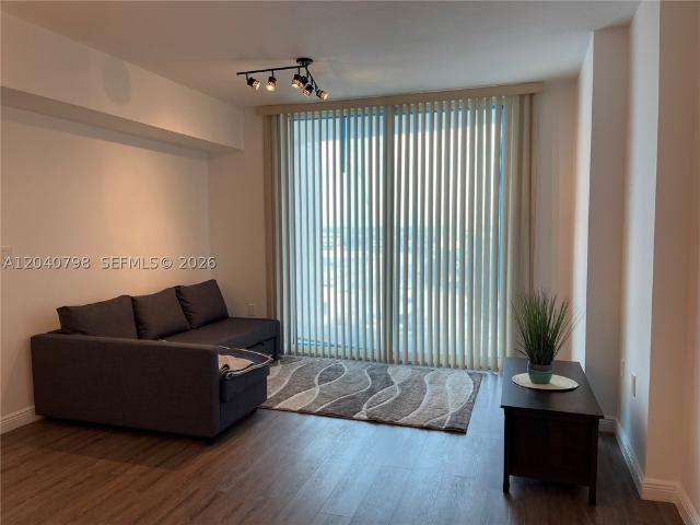 Luxury apartment complex for rent in Hallandale, Florida