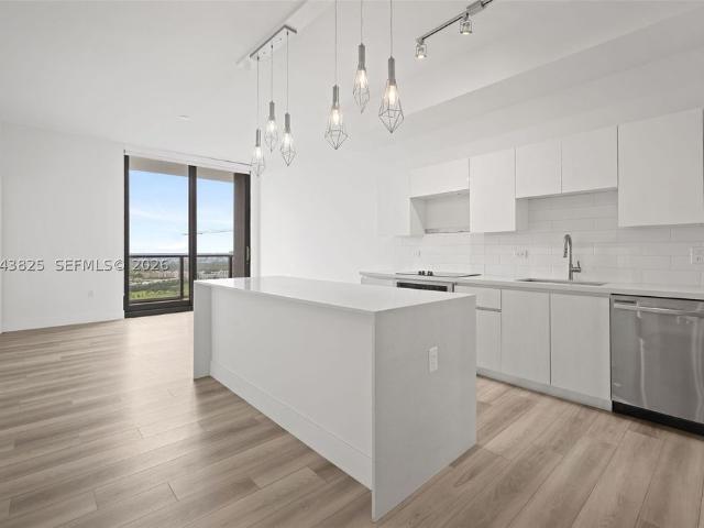 Luxury apartment complex for rent in Hallandale, Florida