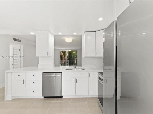 Luxury apartment complex for rent in Hallandale, Florida