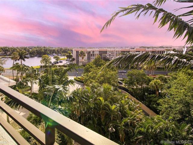 Luxury apartment complex for rent in Hallandale, Florida