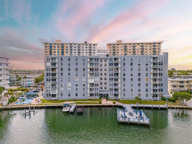 Luxury apartment complex for rent in Hallandale, Florida
