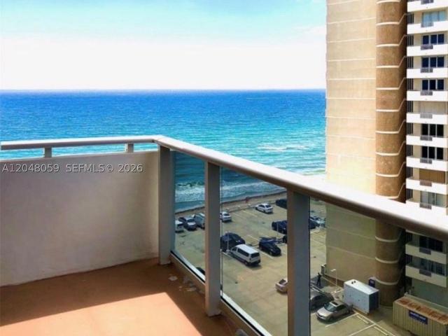 Luxury apartment complex for rent in Hallandale, Florida