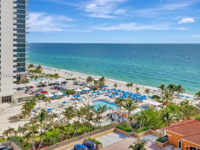 Luxury apartment complex for rent in Hallandale, Florida