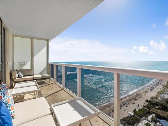 Luxury apartment complex for rent in Hallandale, Florida