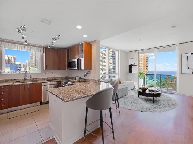 Luxury apartment complex for rent in Hallandale, Florida