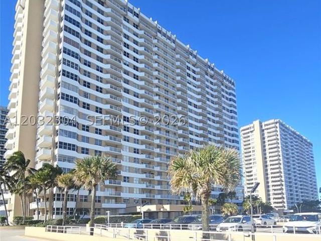 Luxury apartment complex for rent in Hallandale, Florida