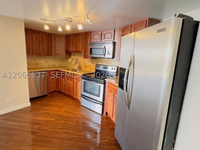 Luxury apartment complex for rent in Hallandale, Florida