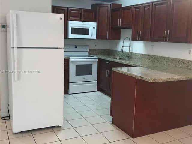 Luxury apartment complex for rent in Hallandale, Florida