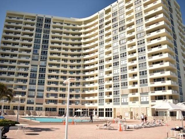 Luxury apartment complex for rent in Hallandale, Florida