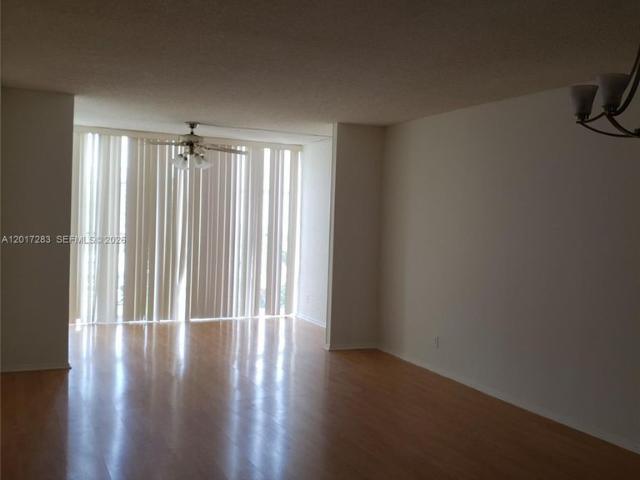 Luxury apartment complex for rent in Hallandale, Florida