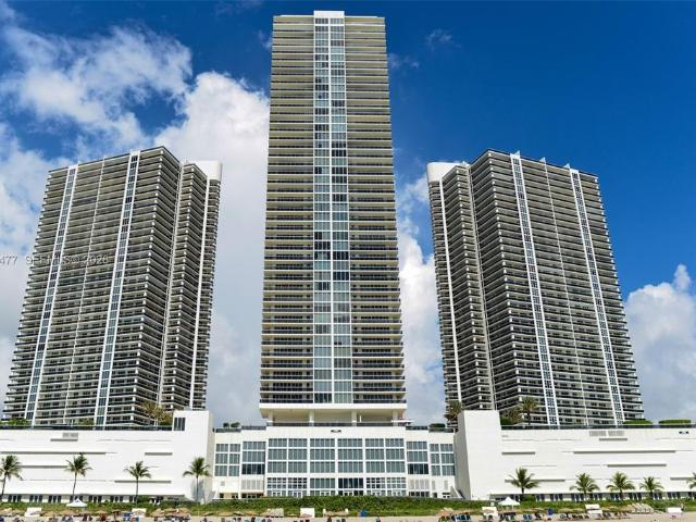Luxury apartment complex for rent in Hallandale, Florida
