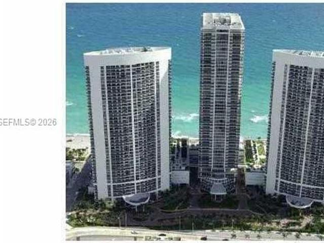 Luxury apartment complex for rent in Hallandale, Florida