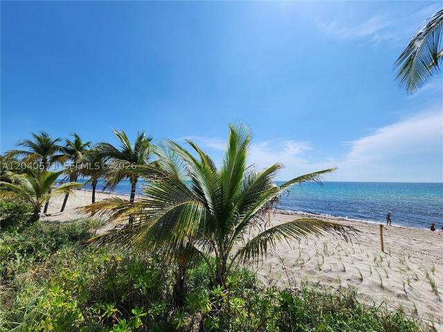 Luxury apartment complex for rent in Hallandale, Florida