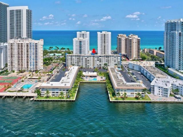 Luxury apartment complex for rent in Hallandale, Florida