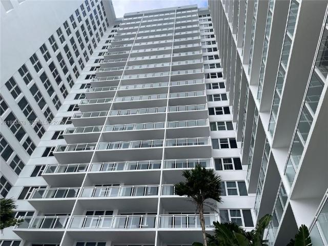 Luxury apartment complex for rent in Hallandale, Florida